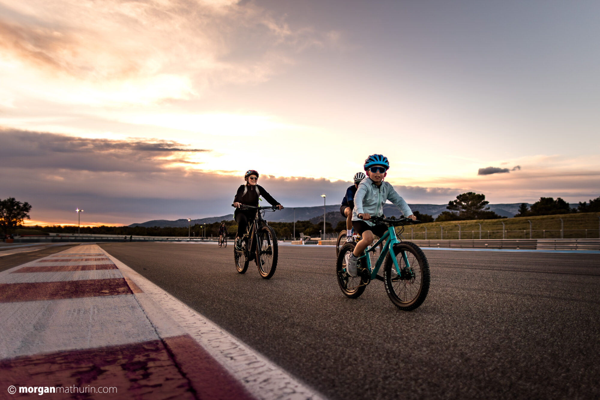 SUNSET SPORTS EXPERIENCE